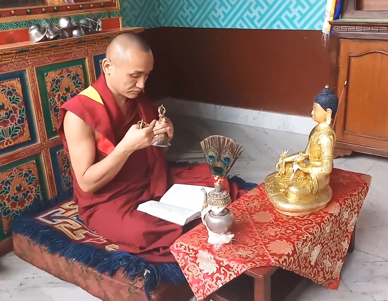 Vajra Bell Ritual Implement: Important ritual implement Tibetan Buddhism